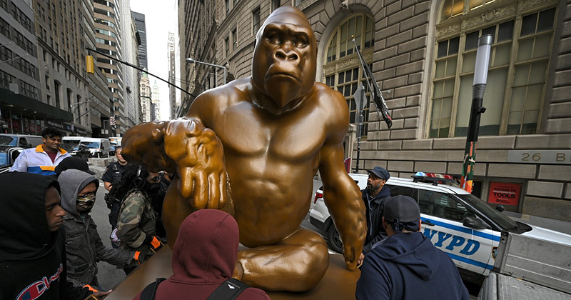Na Wall Street odhalili sochu gorily Harambe - Emefka.sk