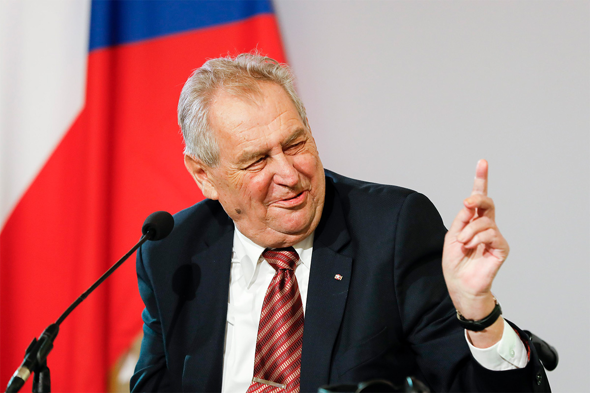 Zeman absolvuje rozlúčkovú návštevu Slovenska, stretne sa s Čaputovou ...