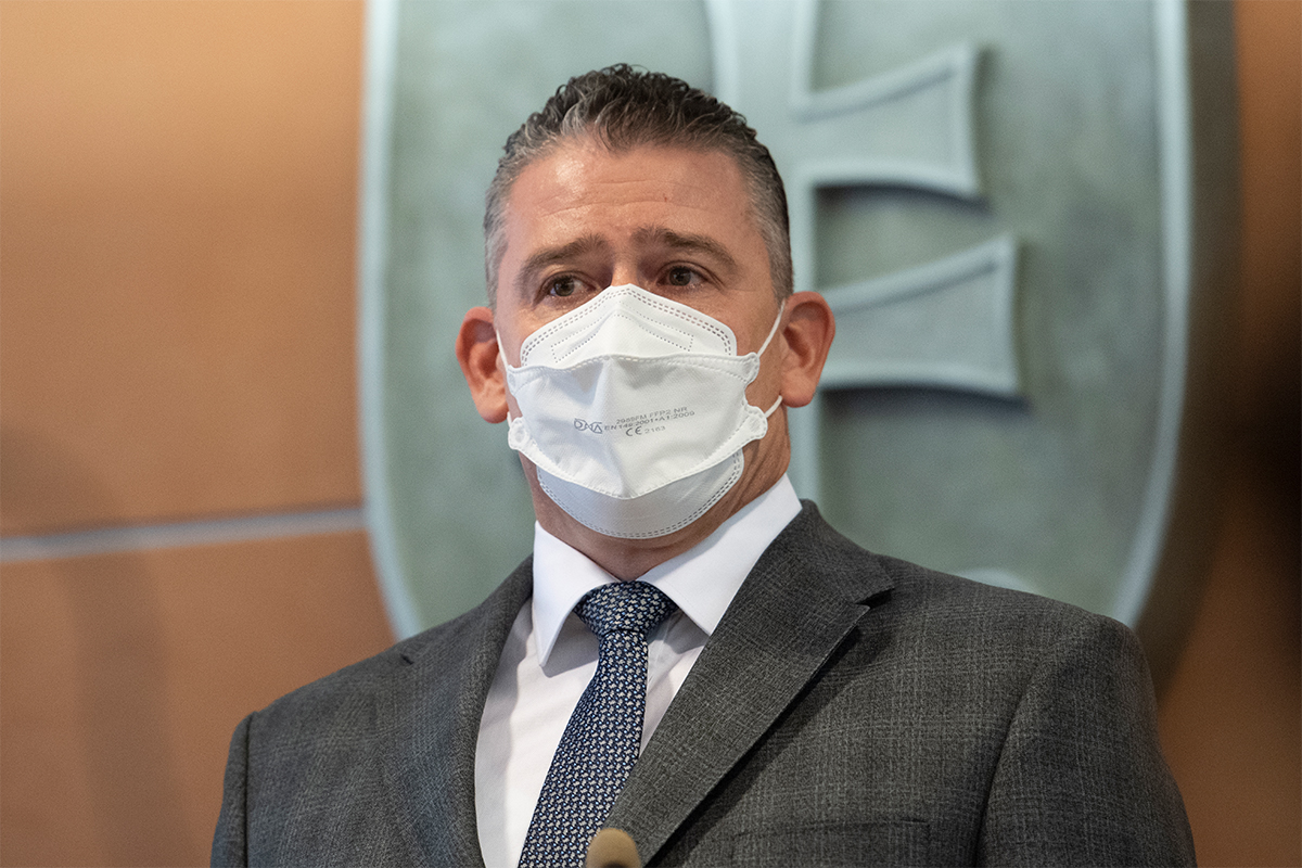 Mikulec zostáva ministrom vnútra - EMEFKA