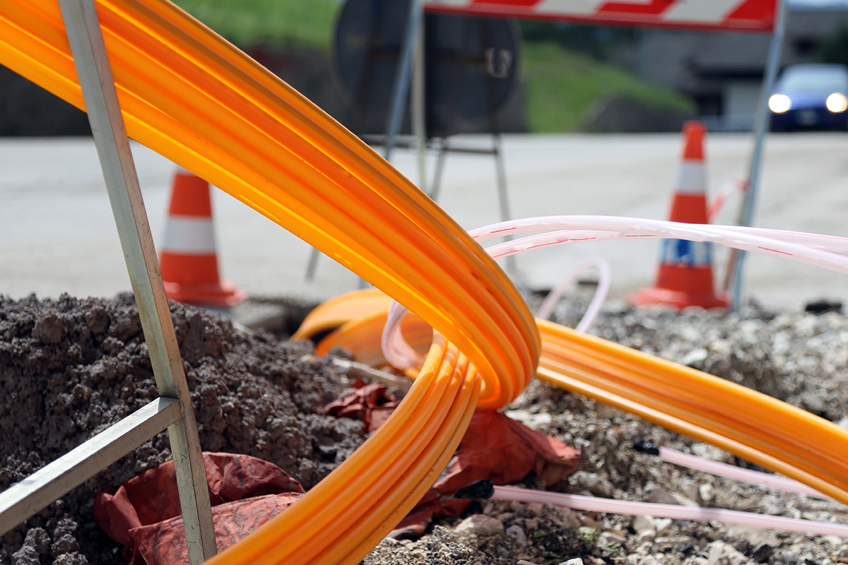 Muž v Bratislave prestrihol optické káble, od internetu odpojil dve ...