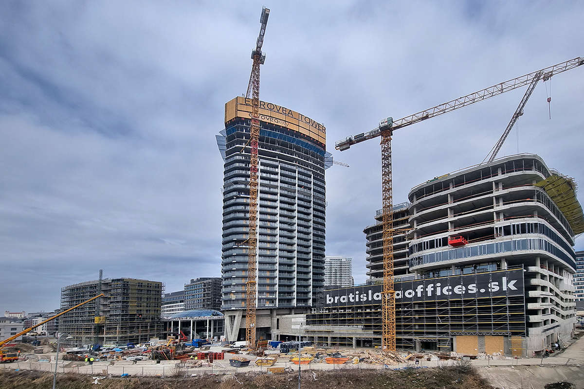 Eurovea Tower je už najvyššou budovou na Slovensku, narastie ešte o ...
