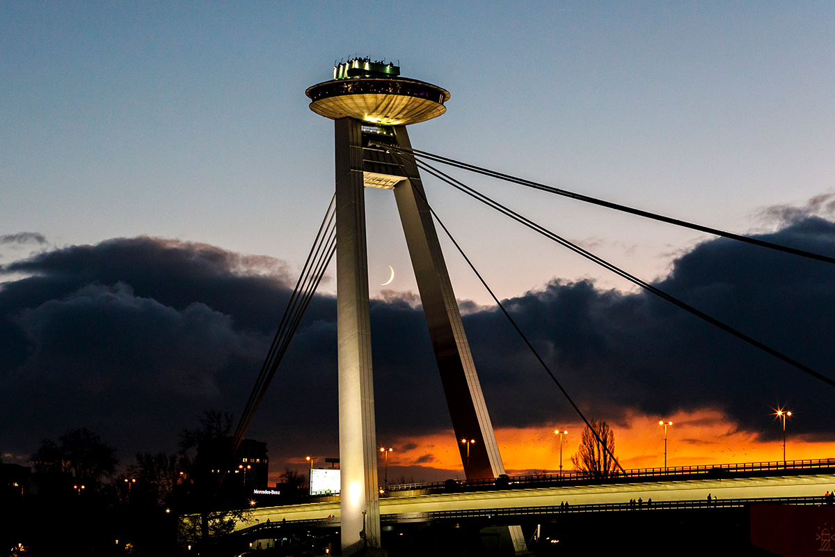 Na Moste SNP v Bratislave znížili rýchlosť, riešiť budú jeho zlý technický stav - EMEFKA